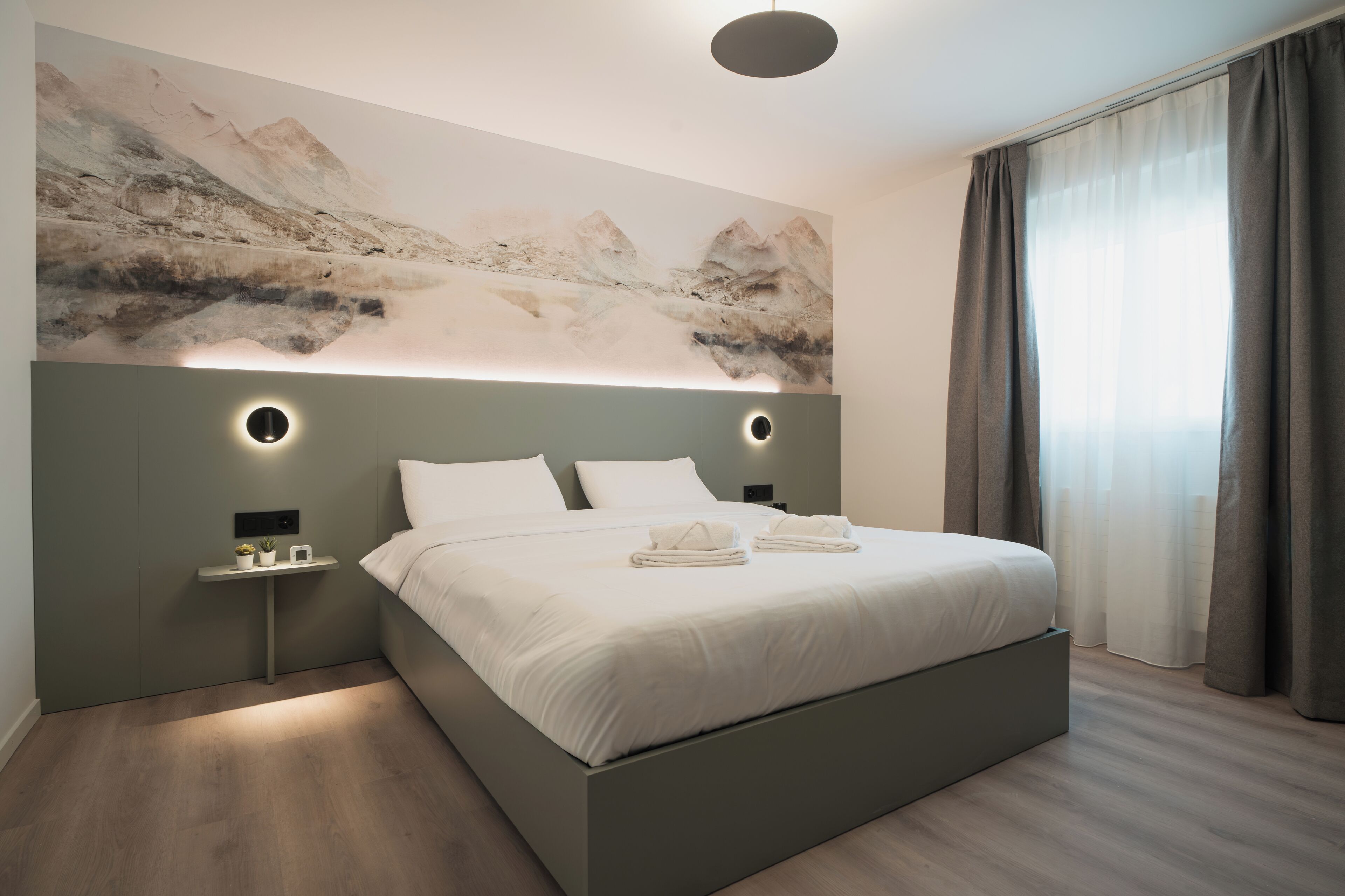 Quarto Clássico com Cama de Casal