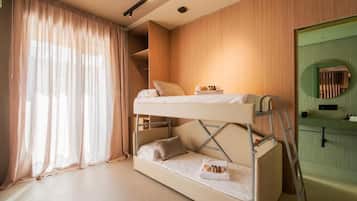 Quarto Twin Standard, varanda, Vista para a cidade | Cofre no quarto, quartos insonorizados, Wi-fi grátis