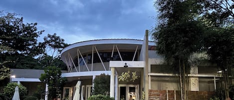 Fachada da propriedade