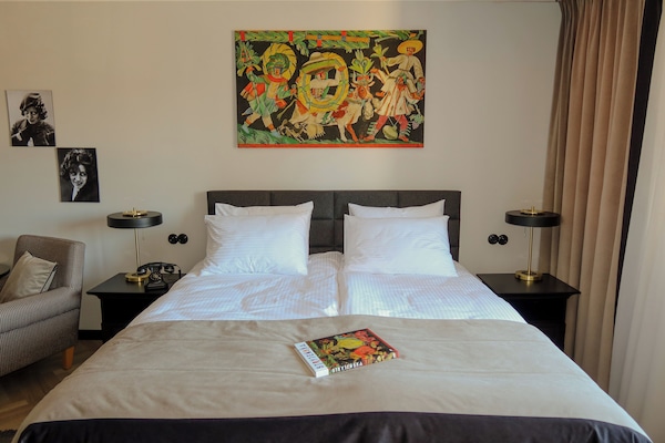 Dethloff Art Residence - Warsaw