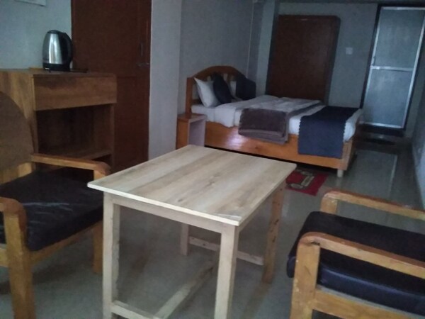 Mount Aura Stay & Dine - Kanatal