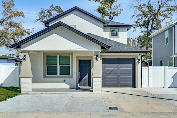 Brand New! Modern Tampa Getaway W/ Private Yard - Tampa, FL