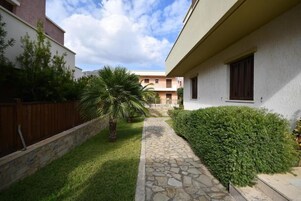 Villa, 4 quartos, vista para o mar | Terrenos do alojamento