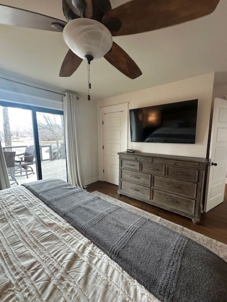Serene, waterfront 3-bedroom house on beautiful Lake Martin in ...
