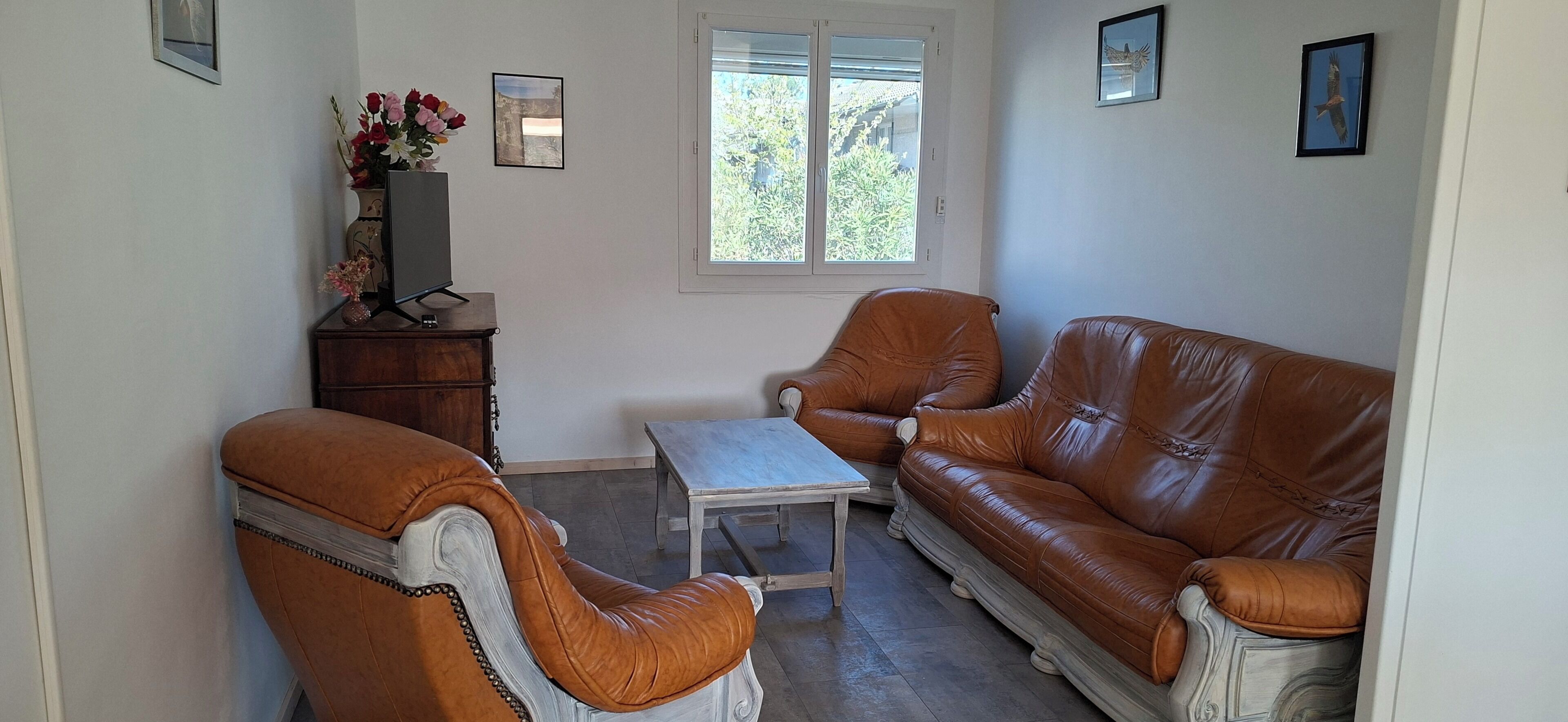 Gîte Du Pré De La Fontaine 80m2 + Terrace 11m2. View Of The Cliffs. South Ardèche - Ardèche