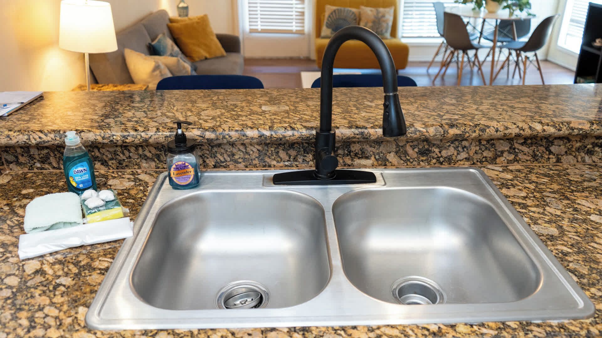 Apartamento em Condomínio Fechado, 2 camas queen-size, varanda, vista para a piscina (Gulfpoint) | Interior