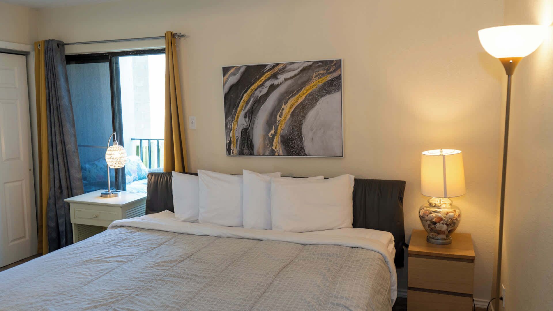 Apartamento em Condomínio Fechado, várias camas, varanda, vista para o jardim (Habitat #N) | 2 quartos, com decoração personalizada, com mobília individualizada 