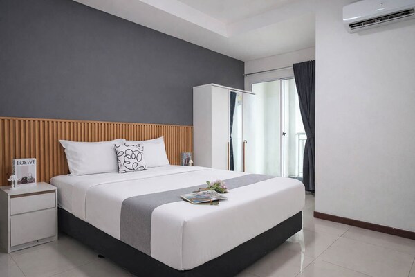 Restful 2br With Sea View At Apartment Green Bay Condominium - Jakarta