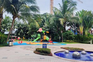 Área de recreio para crianças (ao ar livre)