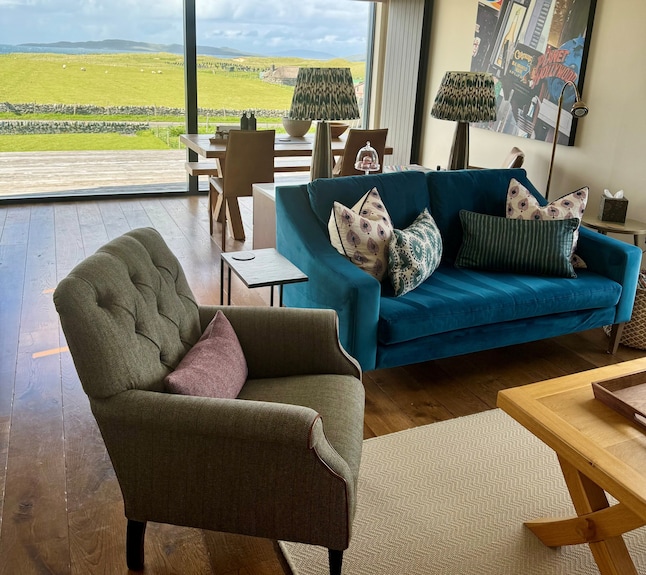 Luxury Hebridean Escape On The West Coast Of Harris With Stunning Sea Views - Lewis and Harris