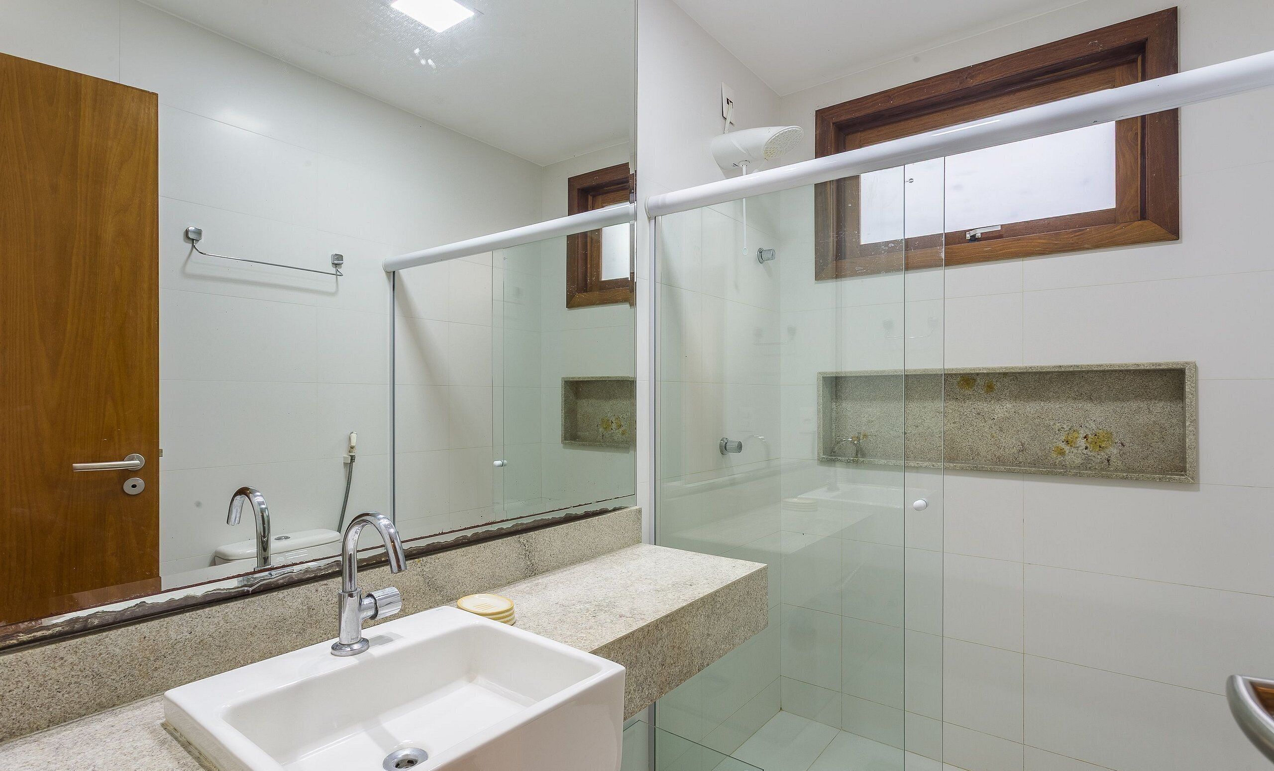 Apartamento Básico | Casa de banho | Um polibã 