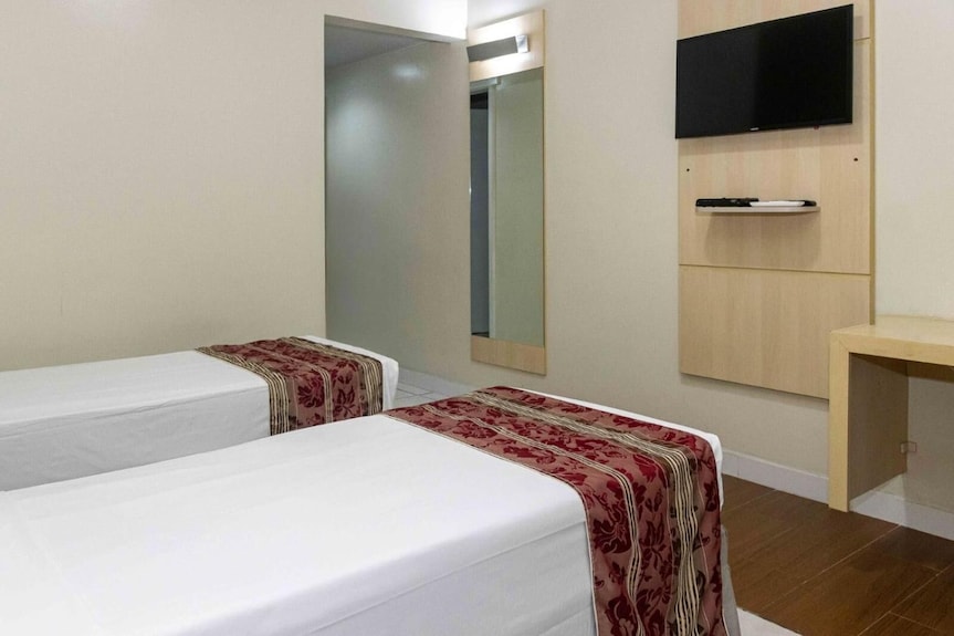 Calm, Relaxing Space W/ Outdoor Pool Access - Perfect For Couples To Unwind - Bethlehem, PA