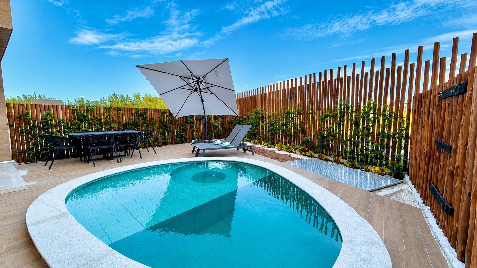 Apartamento Básico | Piscina | Piscina exterior 