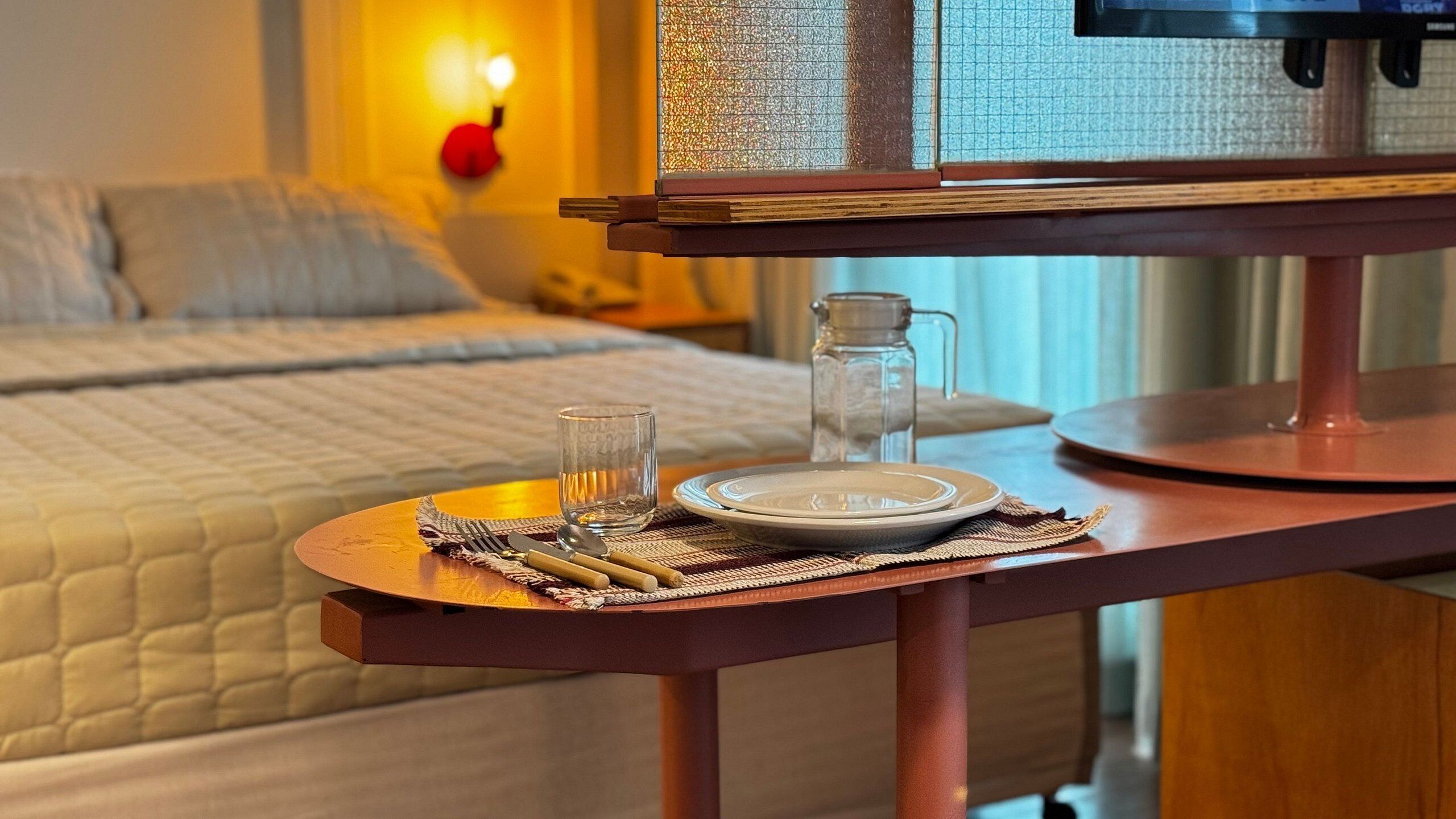 Suite Deluxe | Cofre no quarto, cortinas/cortinados opacos, ferro/tábua de engomar 