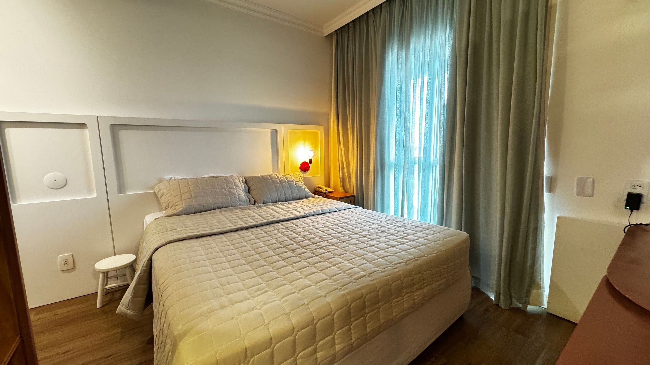 Suíte luxo | Cofres nos quartos, cortinas blackout, ferros/tábuas de passar roupa