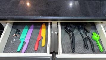 Apartamento, várias camas, cozinha, vista para a piscina (Harbor by the Sea #4) | Cozinha privada