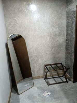 Quarto quádruplo conforto, vista para o jardim | Parte interna