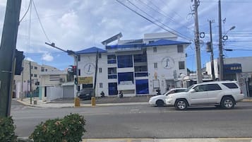 Apartamento em Condomínio Fechado, 2 quartos, fumadores, varanda | Exterior