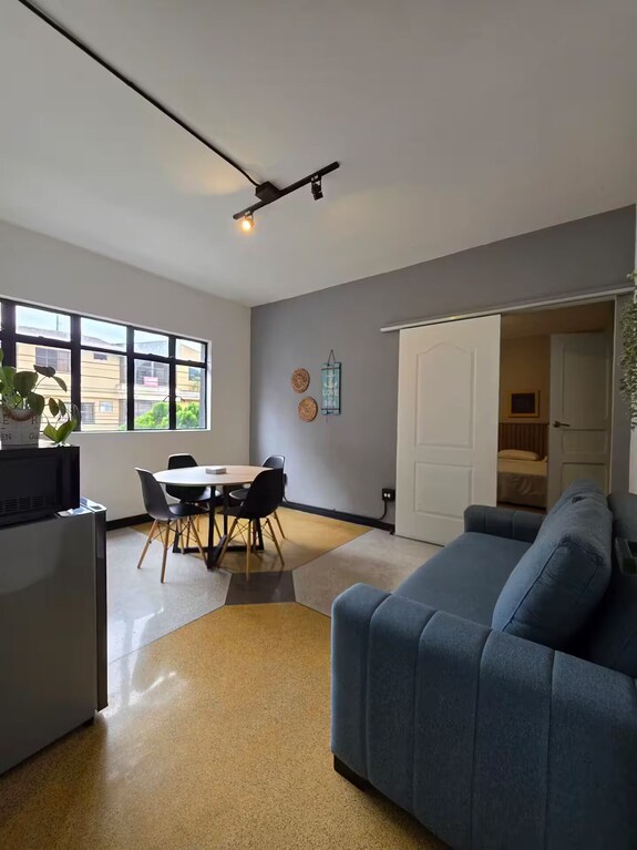 Quijote House 9br W/ac & Terrace In Laureles - Medellín