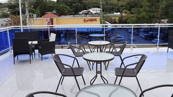 Apartamento, 2 quartos | Varanda