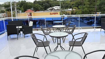 Apartamento, 1 quarto, pátio | Refeições ao ar livre