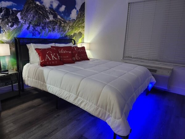 Near Airport, Hospital, Midtown, 58 Tv - Apt 255 - Reno, NV