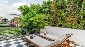 Vila luxo, sacada, vista para a piscina | Terraço/pátio