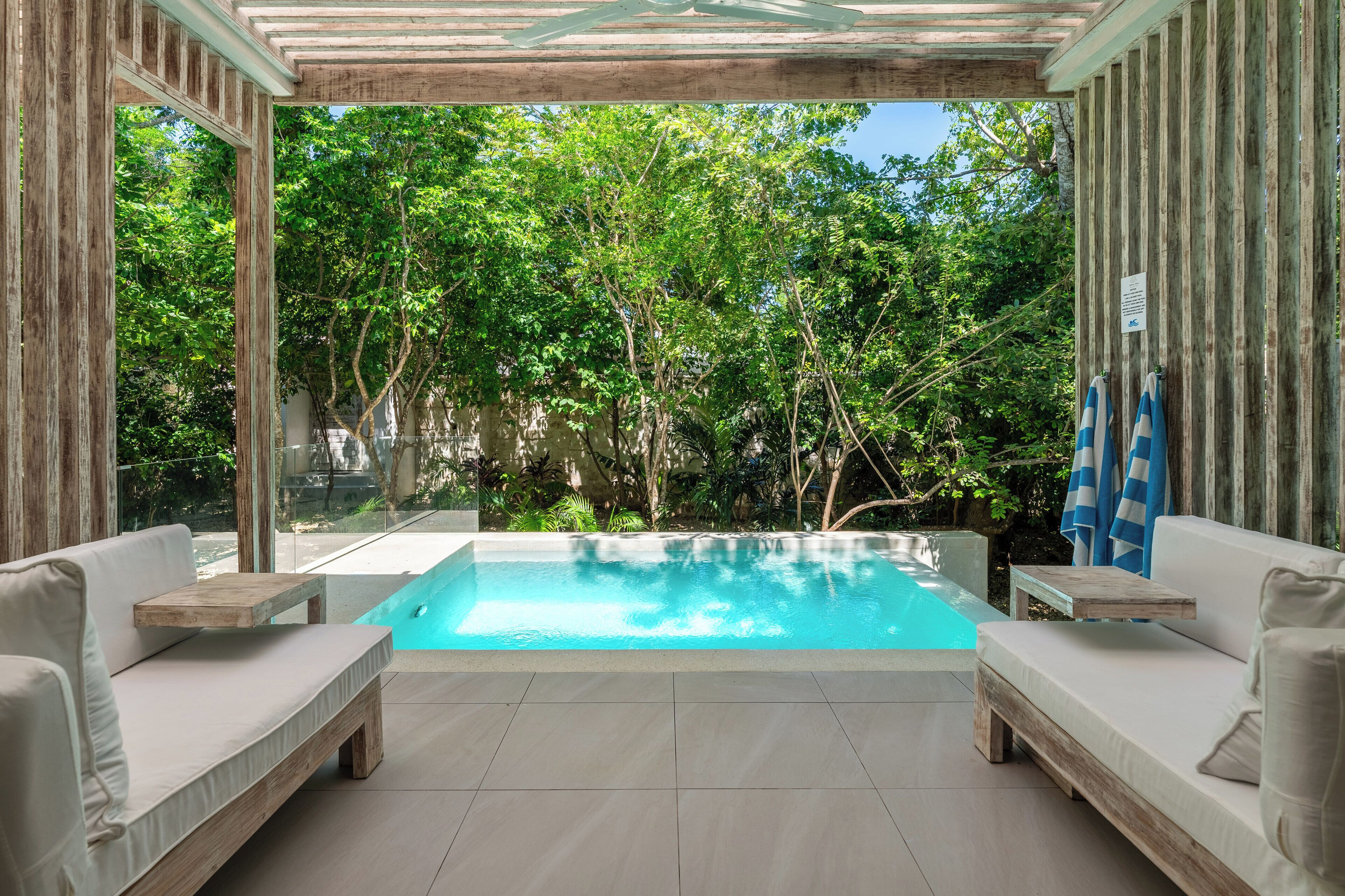 Vila luxo, varanda, vista para a piscina | Piscina