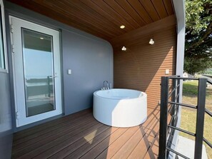 Quarto duplo, para não fumantes, vista para o oceano (N02) | Escrivaninha, Wi-Fi de cortesia, roupa de cama