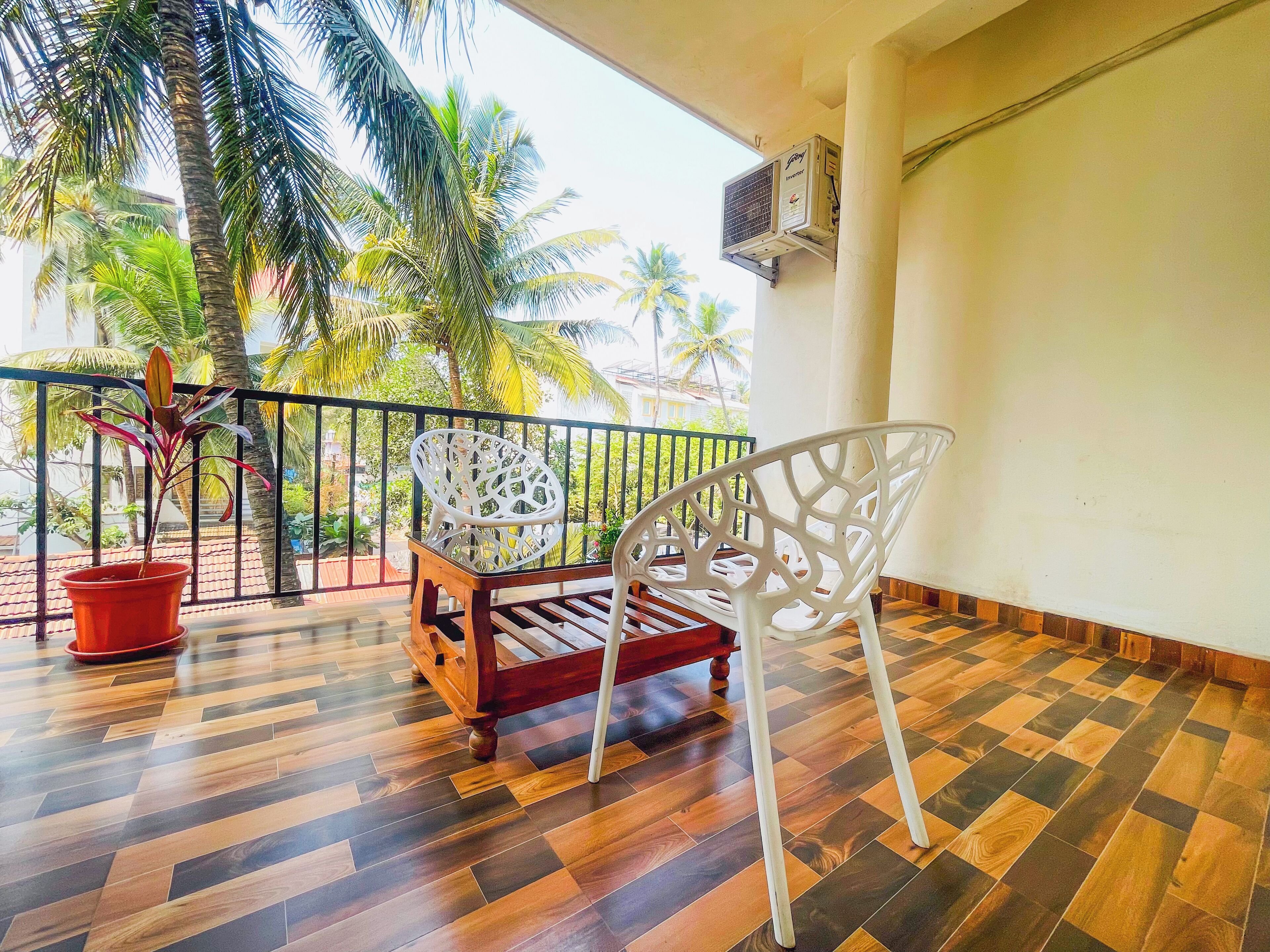 Villa Comfort, vários quartos, varanda, Vista para a cidade | Terrenos do alojamento