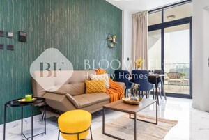 Apartamento, sacada, vista para a cidade | Área de estar