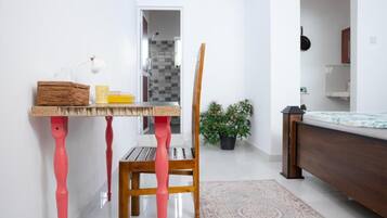 Estúdio Deluxe, Vista para a cidade | Ferro/tábua de engomar, Wi-fi grátis