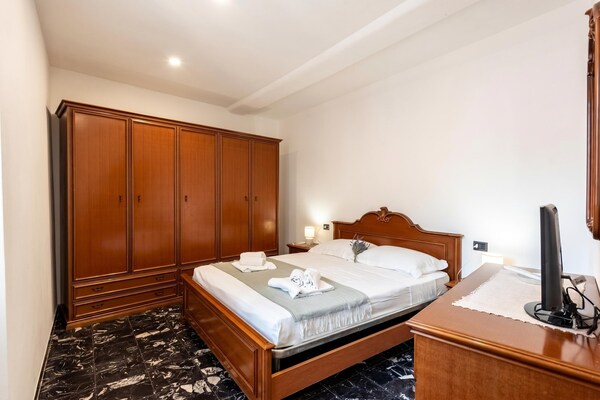 Da Lino Beachfront Apartment For 4 - Sestri Levante