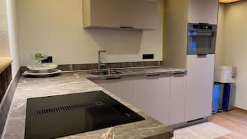 Apartamento luxo, vista para a montanha | Cozinha privada