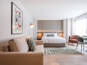 Apartamento | Roupas de cama premium, cofres nos quartos, individualmente mobiliados