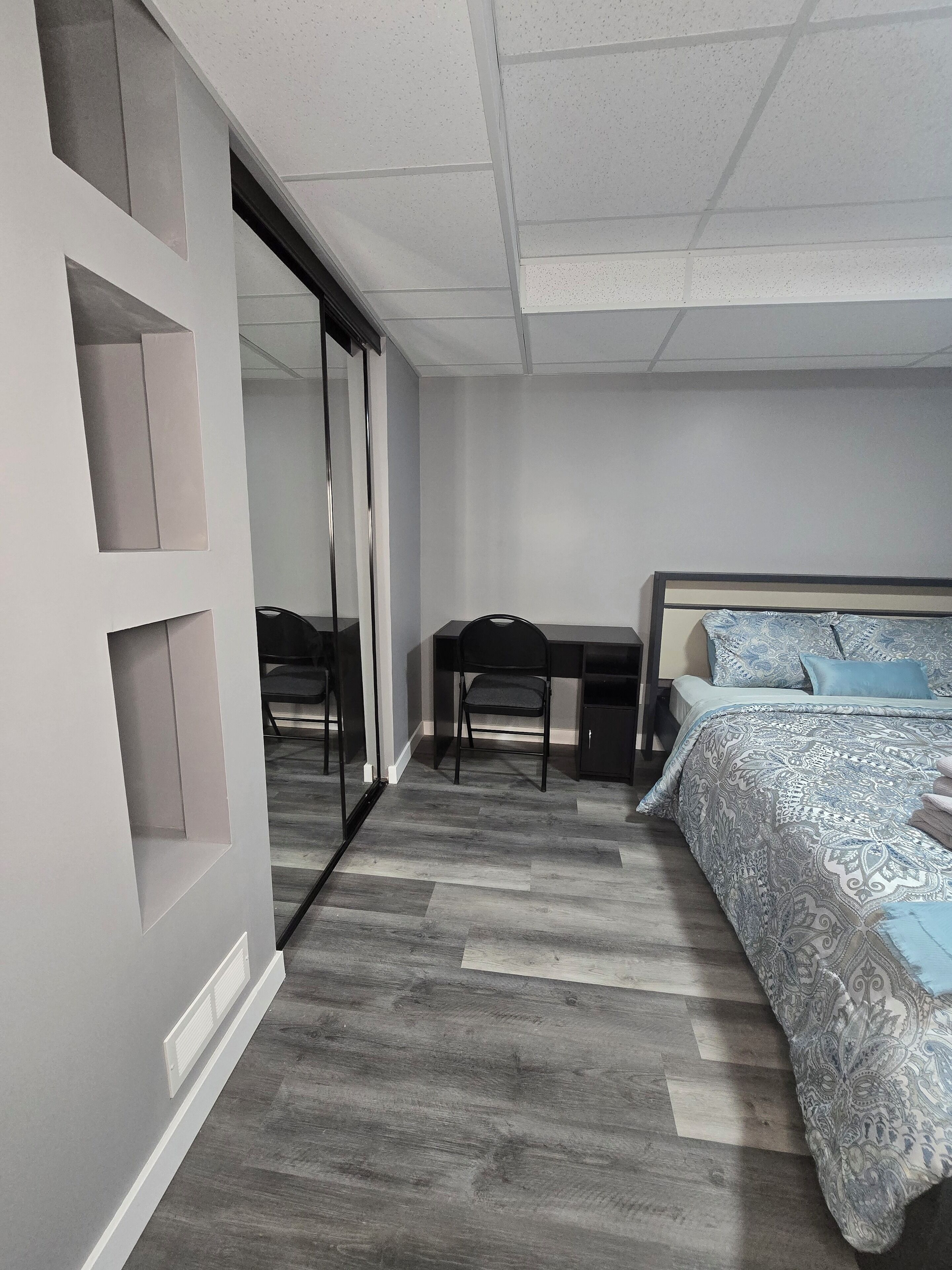 Cozy 2 Bedroom Basement Suite 101-place In Devonshire Park - Winnipeg