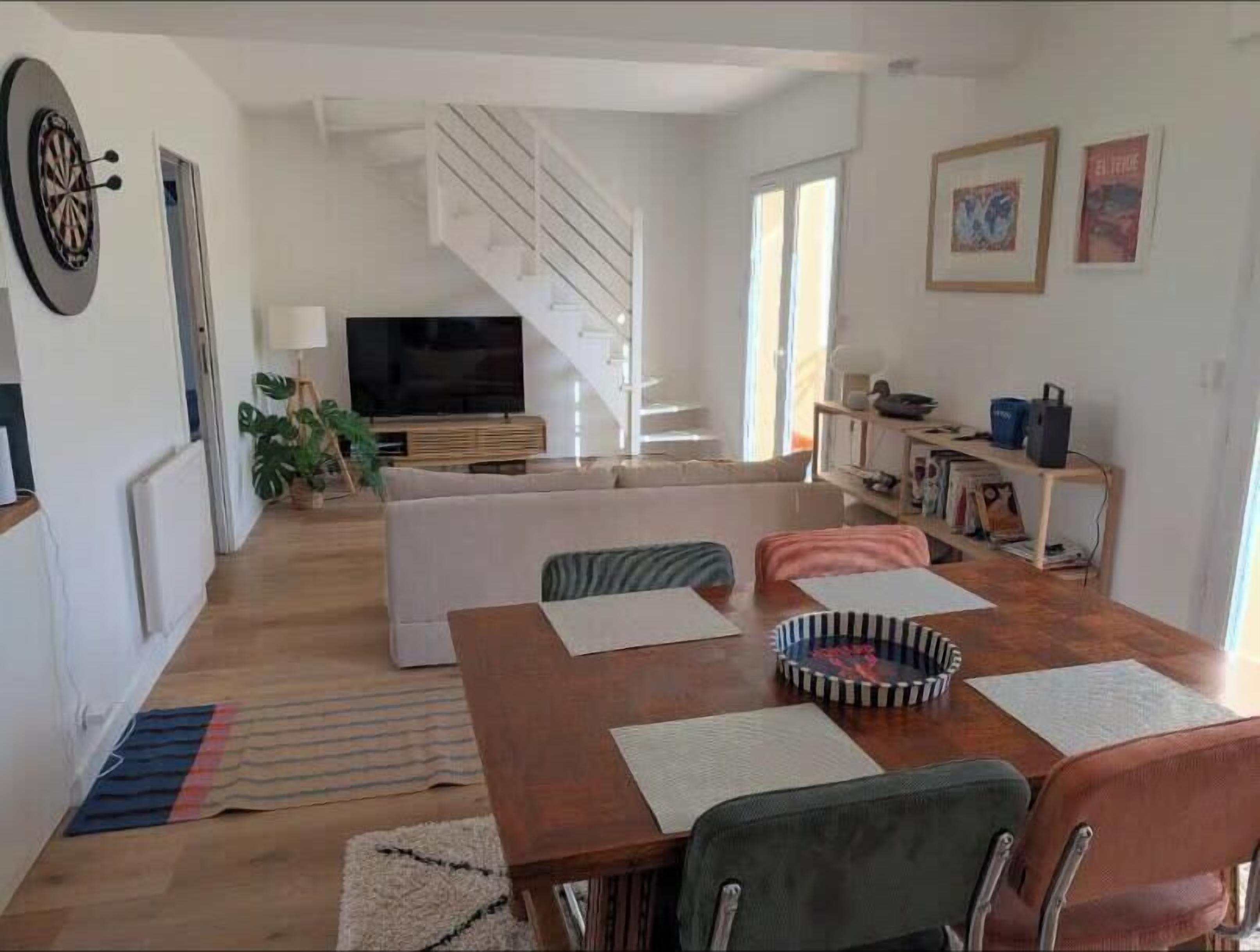 Large, Bright Duplex In Les Minimes - Rivedoux-Plage