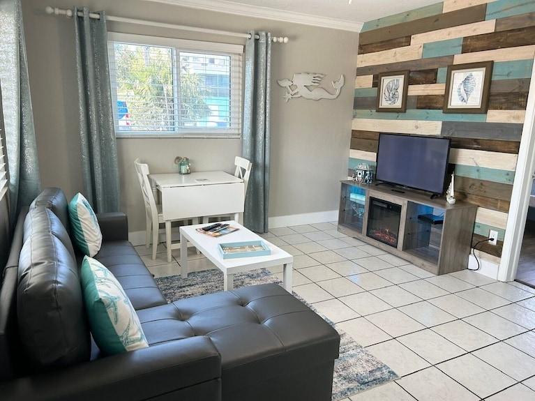 Marvelous 1br Suite W/full Kitchen On Clearwater Beach\nunit 1 - 더네딘