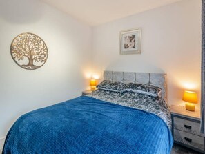 3 quartos, Wi-fi grátis, roupa de cama fornecida 