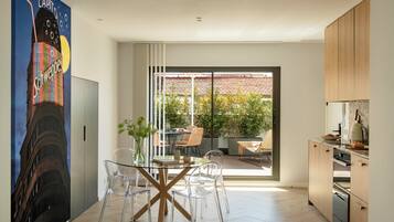 Apartamento, 2 quartos, terraço, vista para a cidade | Área de estar