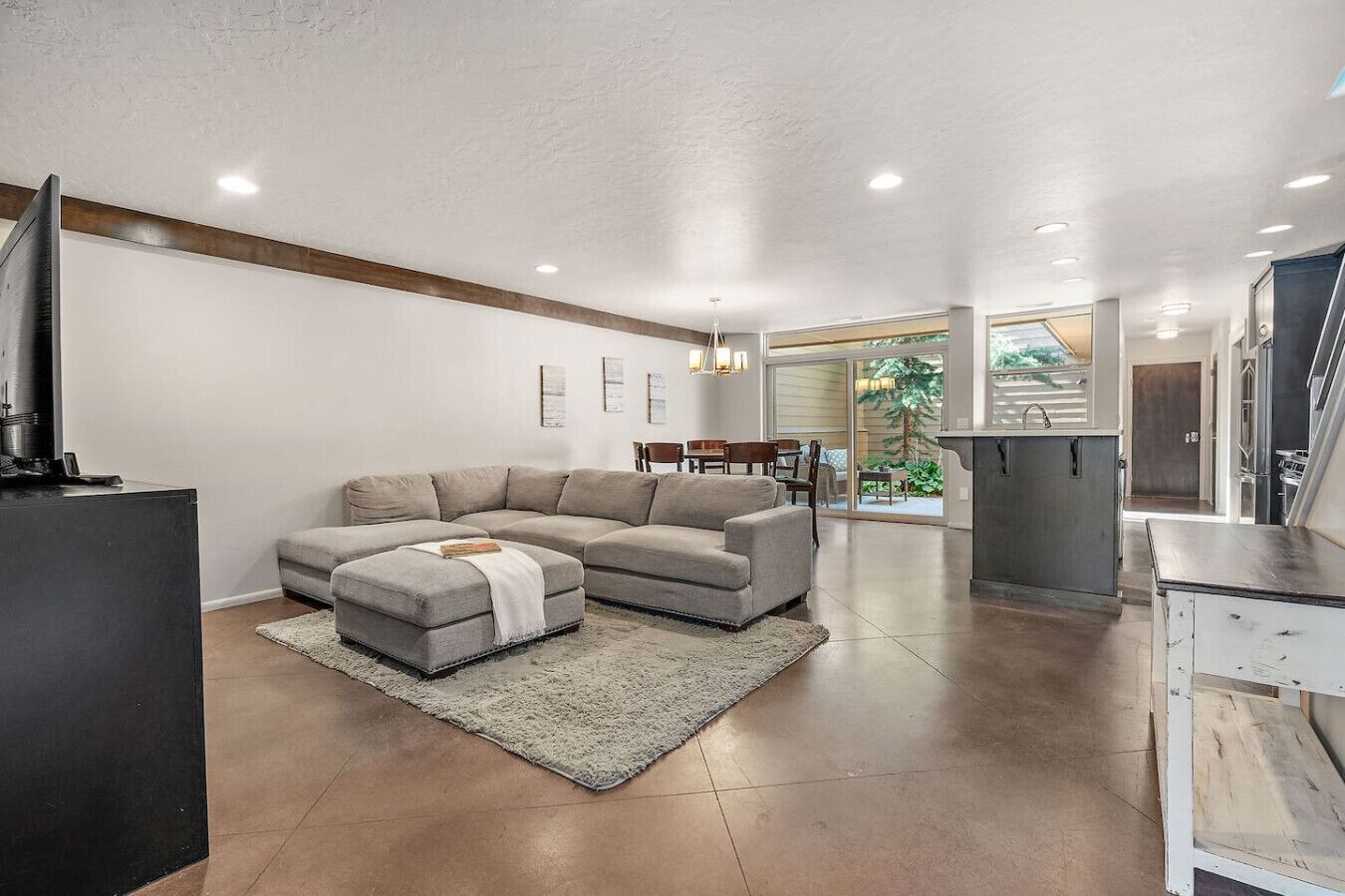 Cozy Getaway Near Eagle! - Boise, ID