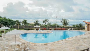 Chalé Básico | Piscina