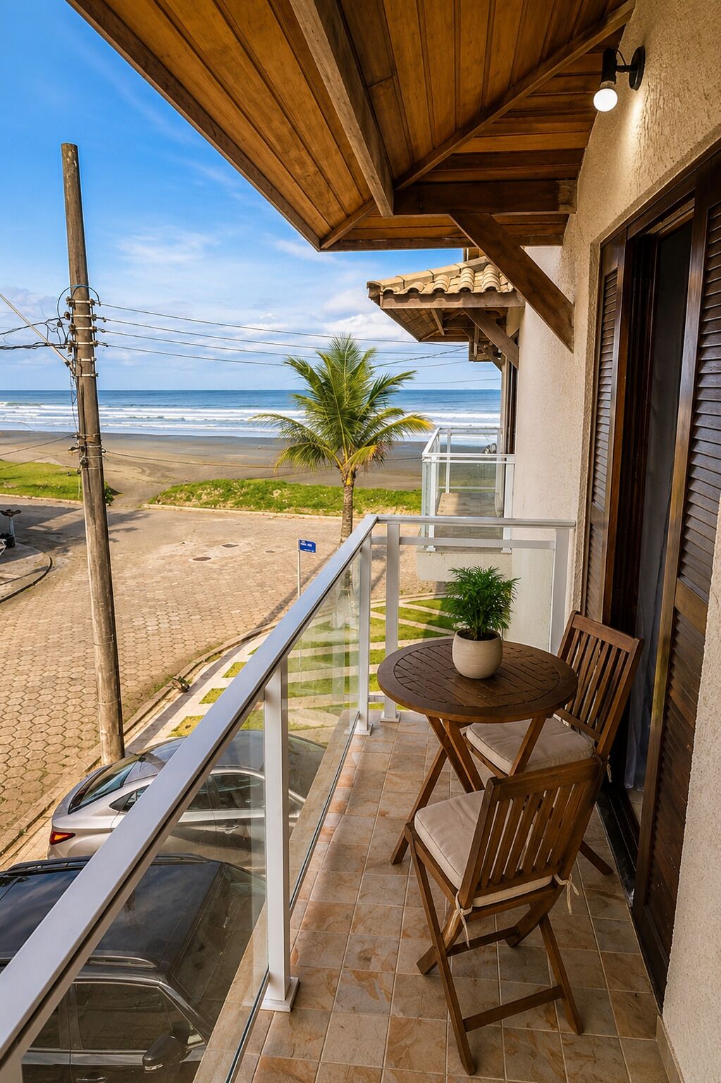 Quarto casal, vista parcial para o mar | Wi-Fi de cortesia, roupa de cama
