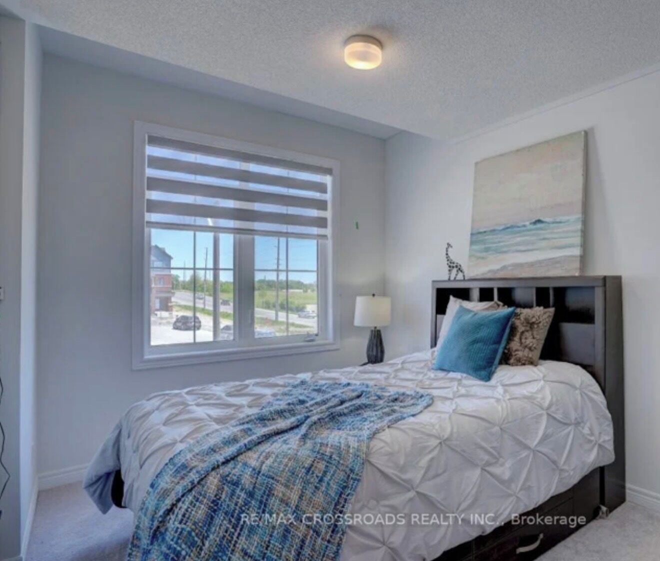 Spacious And Well Furnished Bedroom In A New Built In Oshawa, Ontario. Canada. - Oshawa