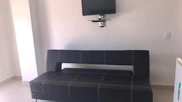 Quarto Duplo, pátio, vista parcial para o mar | Interior