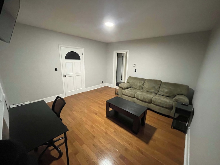 3 Br Apartment Near Wesleyan 202 - East Hampton, CT