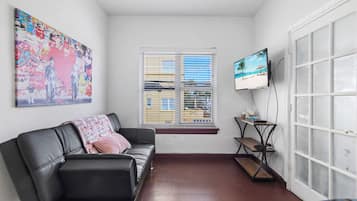 Apartamento, 2 quartos, não fumadores, varanda | Sala de estar