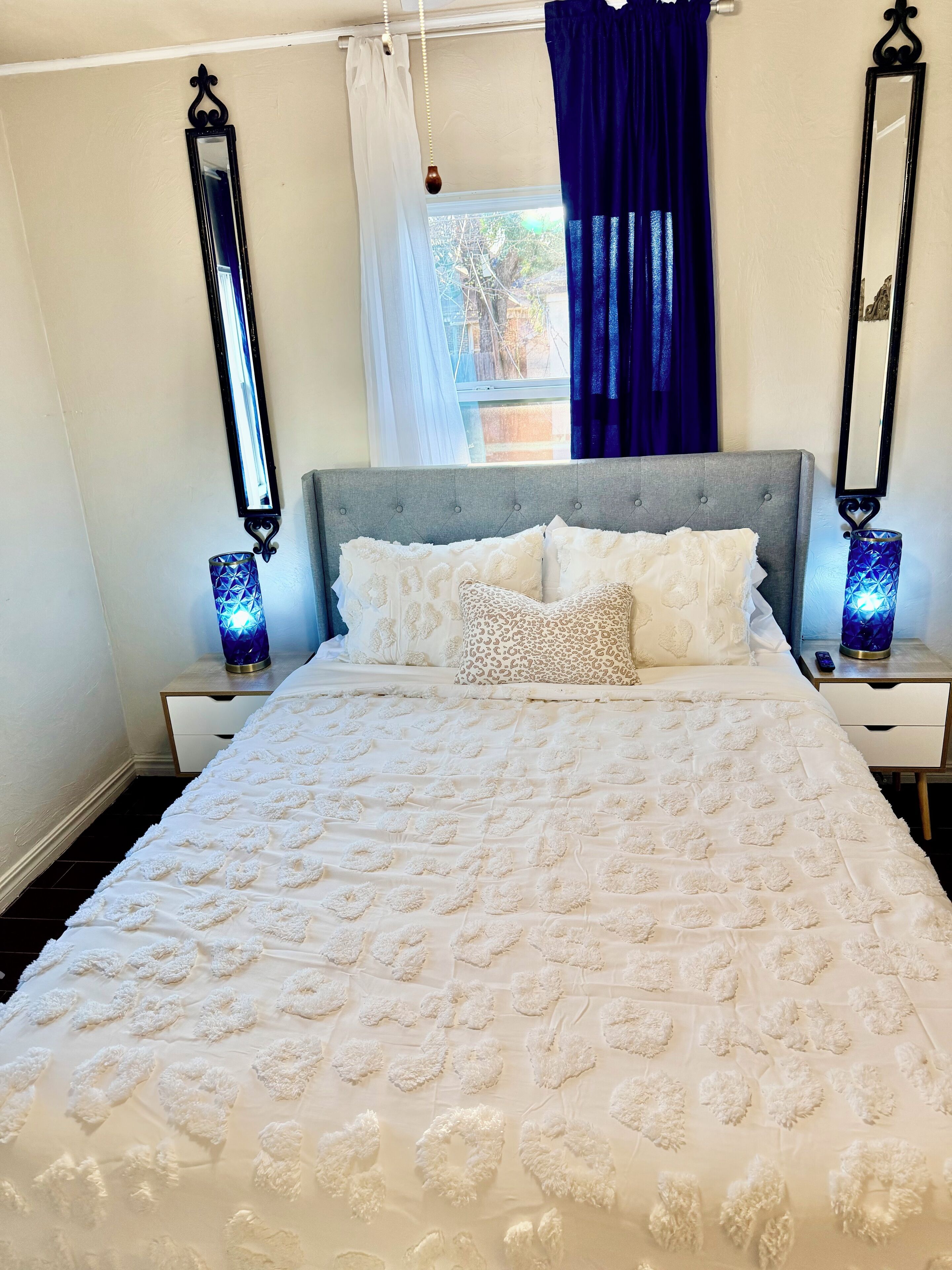 Walk To Ocu Lazy Leopard Lounge Stylish Okc Stay 2 Bedroom King & Queen - Oklahoma City, OK