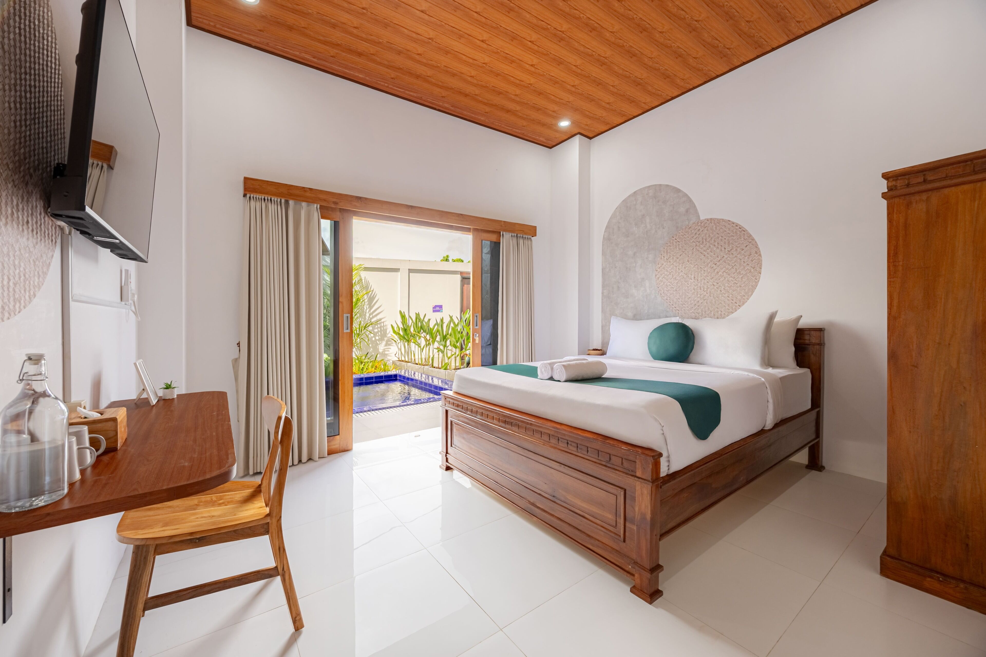 Quarto luxo, vista para a piscina