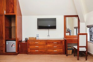 Quarto Duplo Standard, varanda, vista para o jardim | Interior